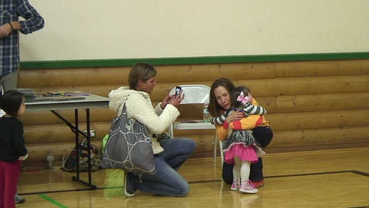 Signing Time Rachel Coleman at the Highland Community Center - YouTube