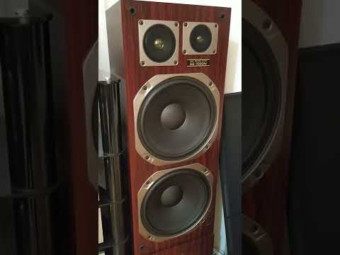 Sony SS-7000AV bass test - YouTube
