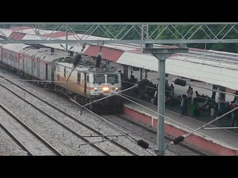 Train Arrived on time at Beas railway station - YouTube