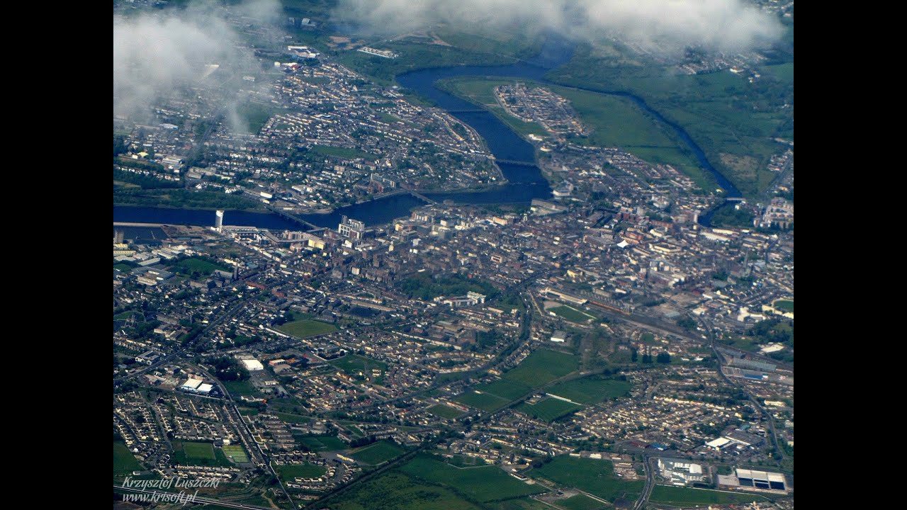 Flying over Limerick from Shannon - Big zoom on city from plane - YouTube