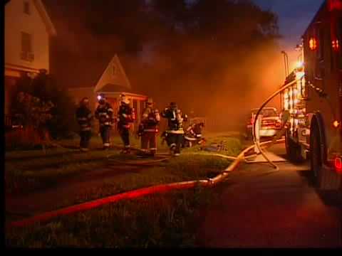 Neighbors report meth lab explosion - YouTube