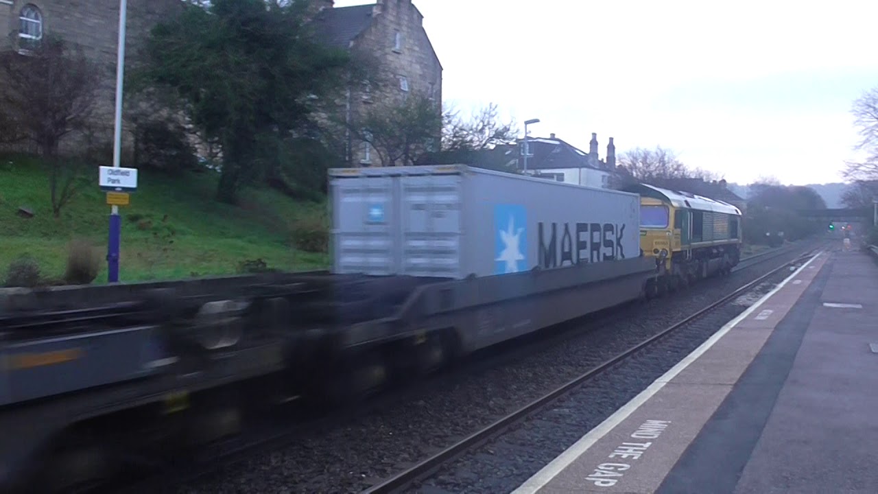 Freightliner Class 66 no: 66563 @ Oldfield Park {4L31} 22/01/2018 ...
