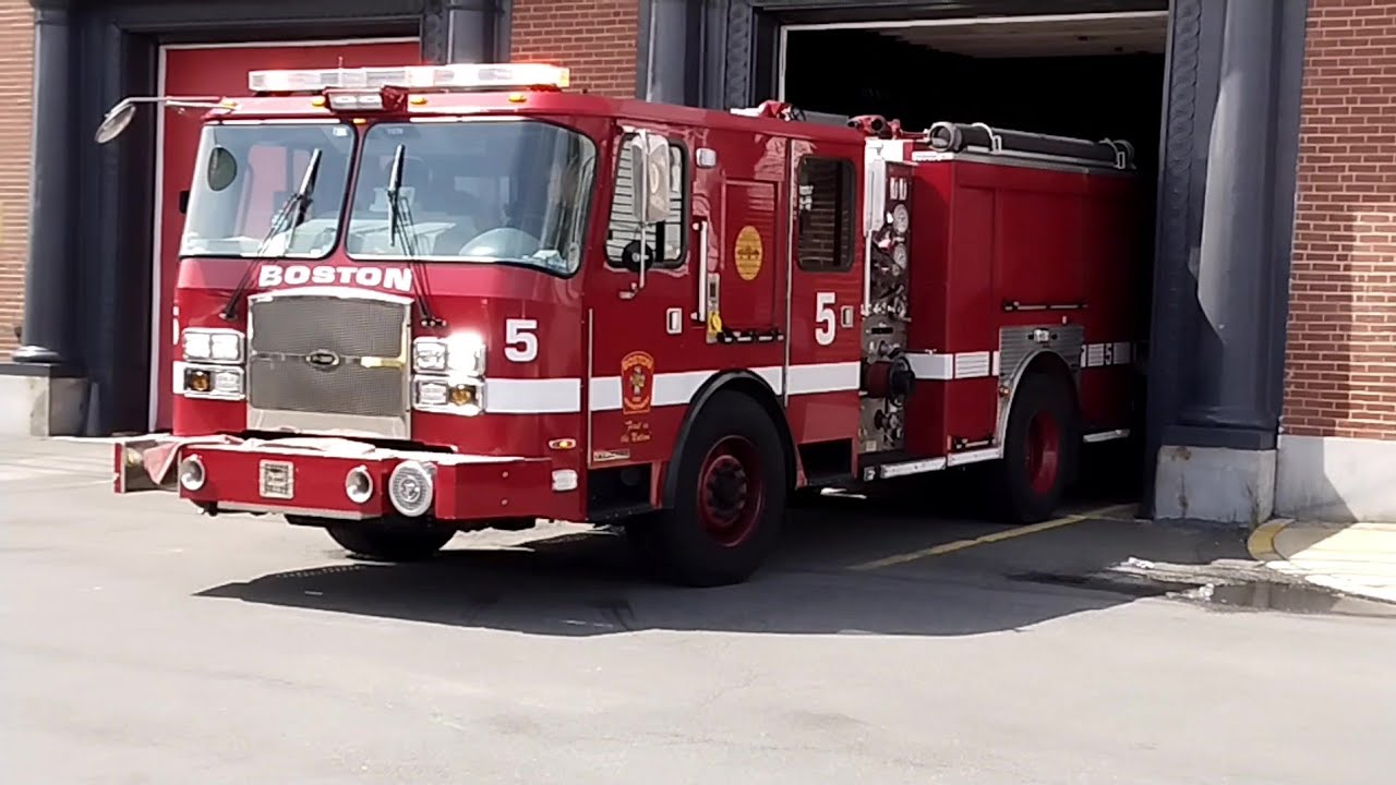 Boston, MA Engine 5 responding to Cardiac Disorder 4/17/22 - YouTube