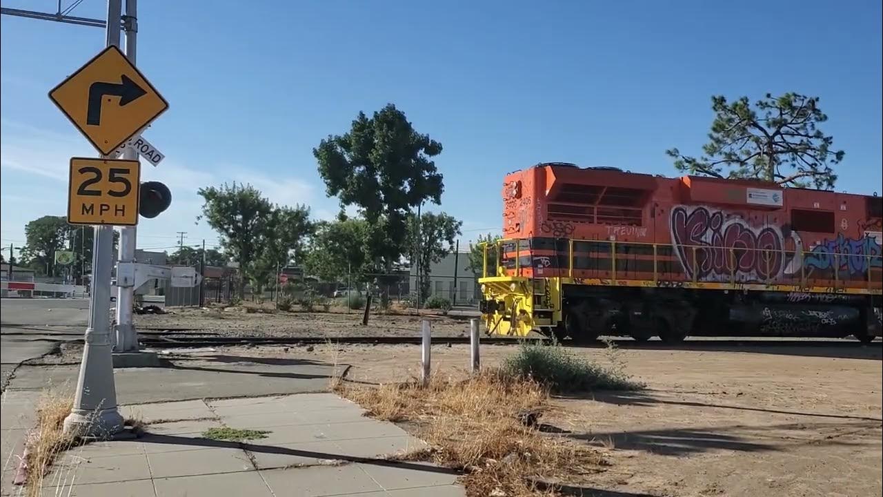 SJVR 2406 Clovis local passing Van Ness Ave Fresno ca - YouTube