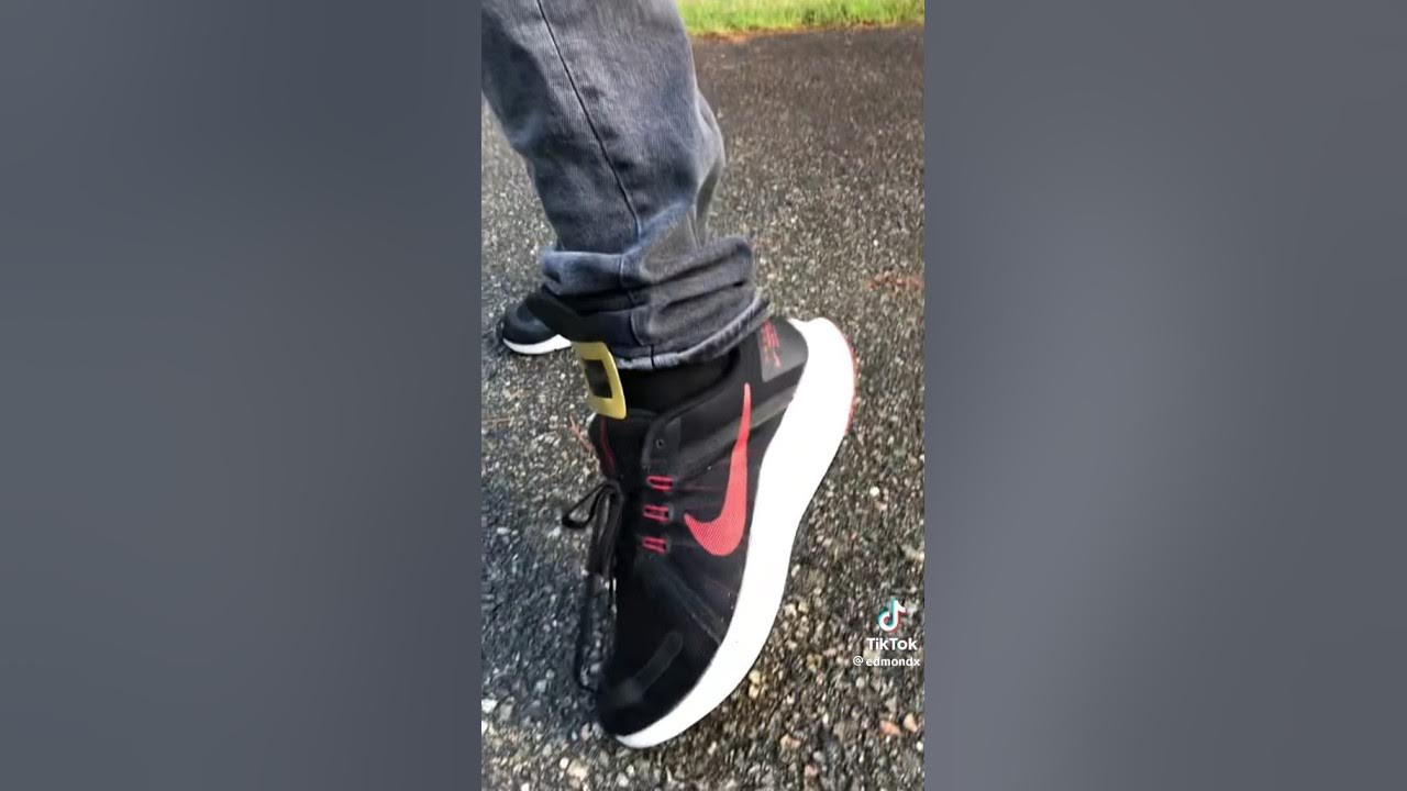 12 buckles my shoe 34 buckle some more 56 Nike kicks - YouTube