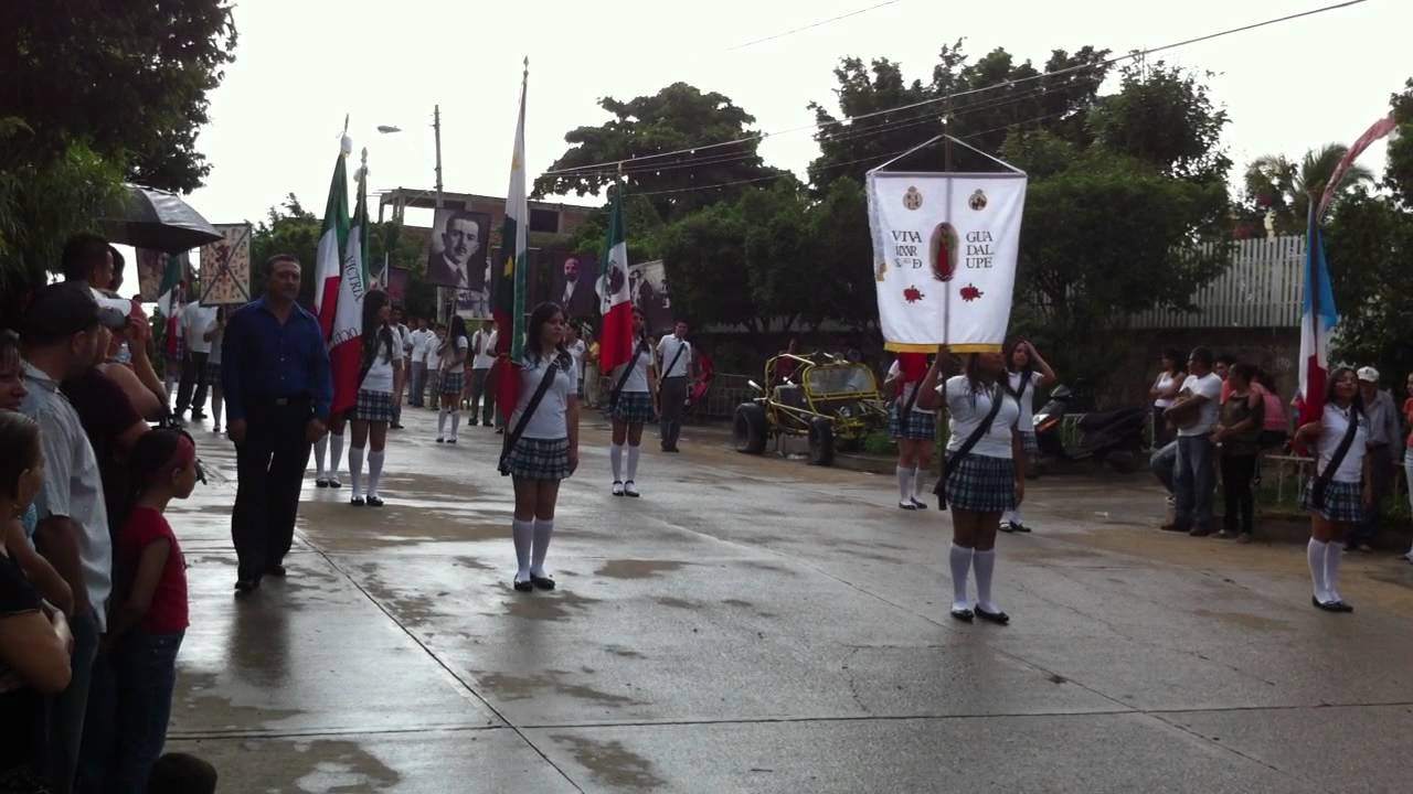 16 de septiembre 2011 tepalcatepec mich - YouTube
