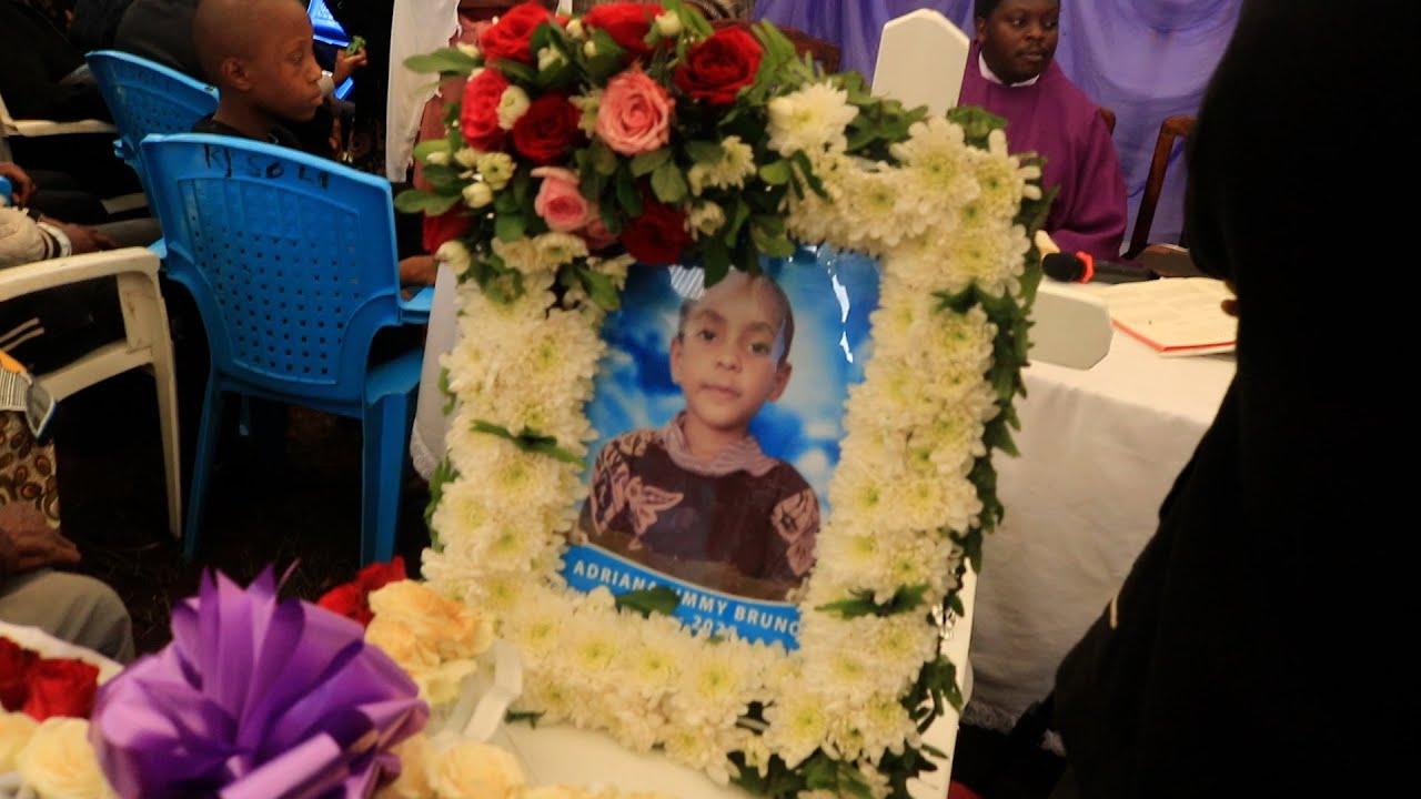 HUZUNI ARUSHA: FUVU LA MTOTO ADRIANA ALIYESOMBWA NA MAJI NA KULIWA NA ...