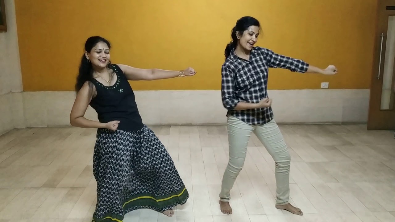 Easy couple dance steps by Nital-Roshani - YouTube