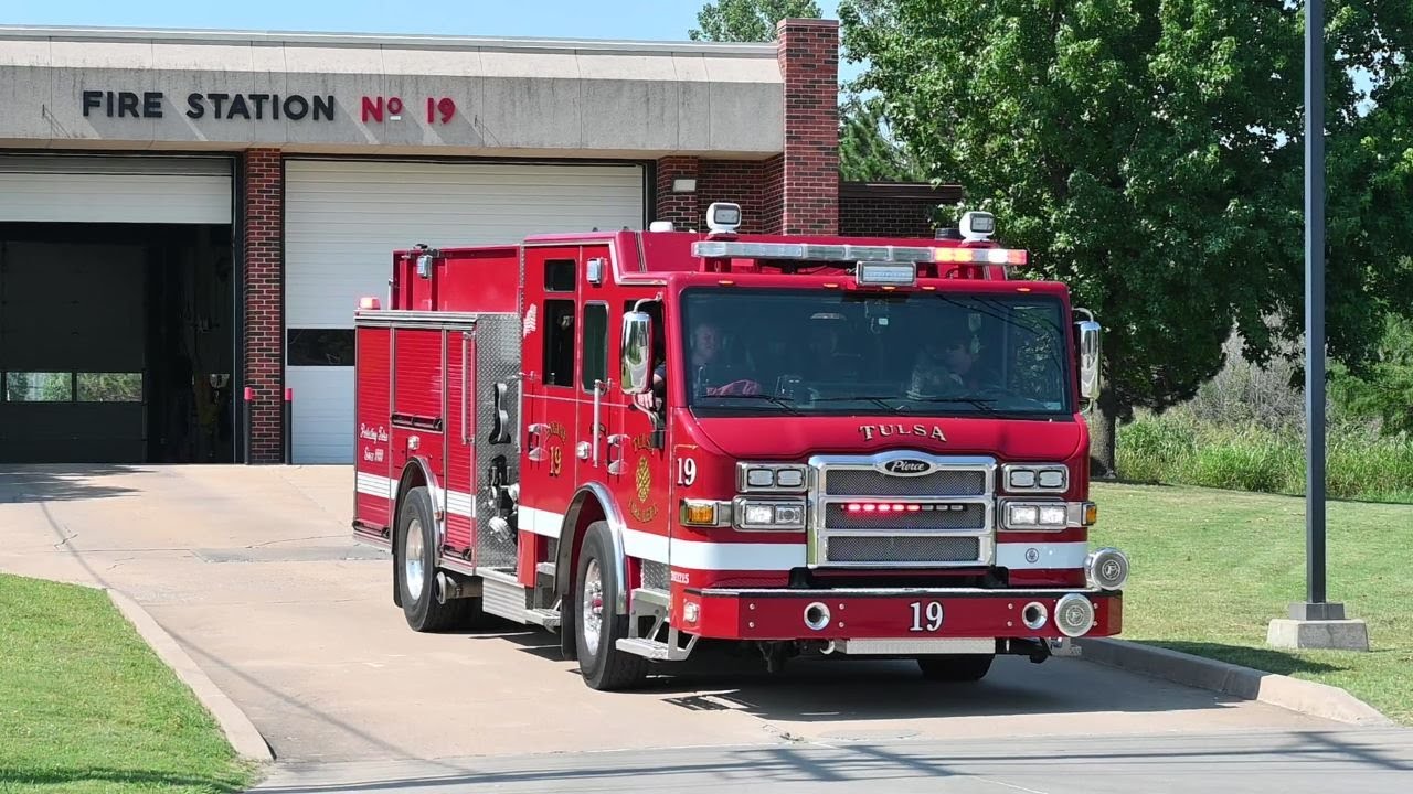 Tulsa Fire Department Engine 19 Responding From Quarters - YouTube