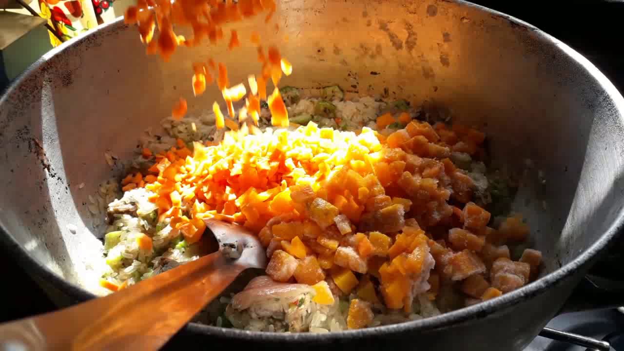 OCHRO RICE COOK UP WITH PIG TAIL 🌶😍 - YouTube