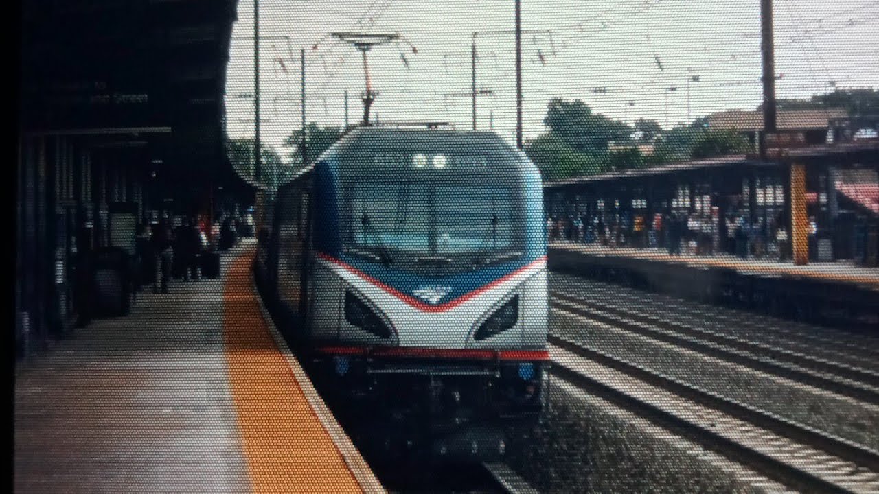 Amtrak 143 "Northeast Regional" Pulls Into Metropark Meeting Another ...