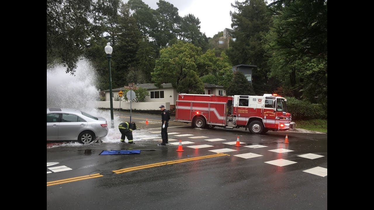 Car Cleaves Off a Fire Hydrant in Berkeley - YouTube