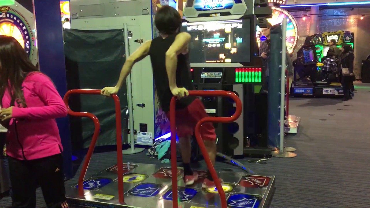 Ultimate DDR (Dance Dance revolution) player - YouTube