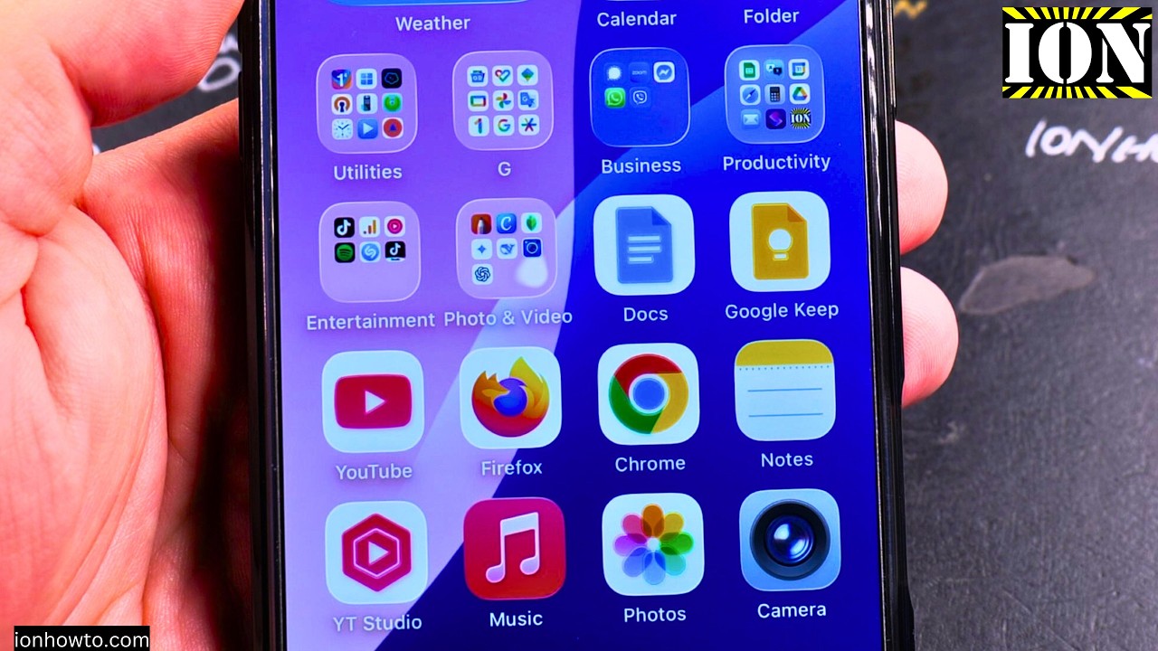How to Use the Spatial Scene in iPhone Photos App for 3D Effect - YouTube