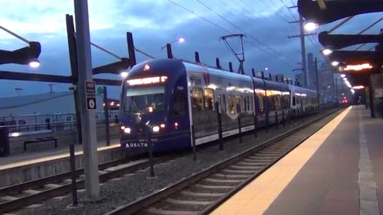 Sound Transit LINK Light Rail - Kinkisharyo LRV #138 departing SODO ...