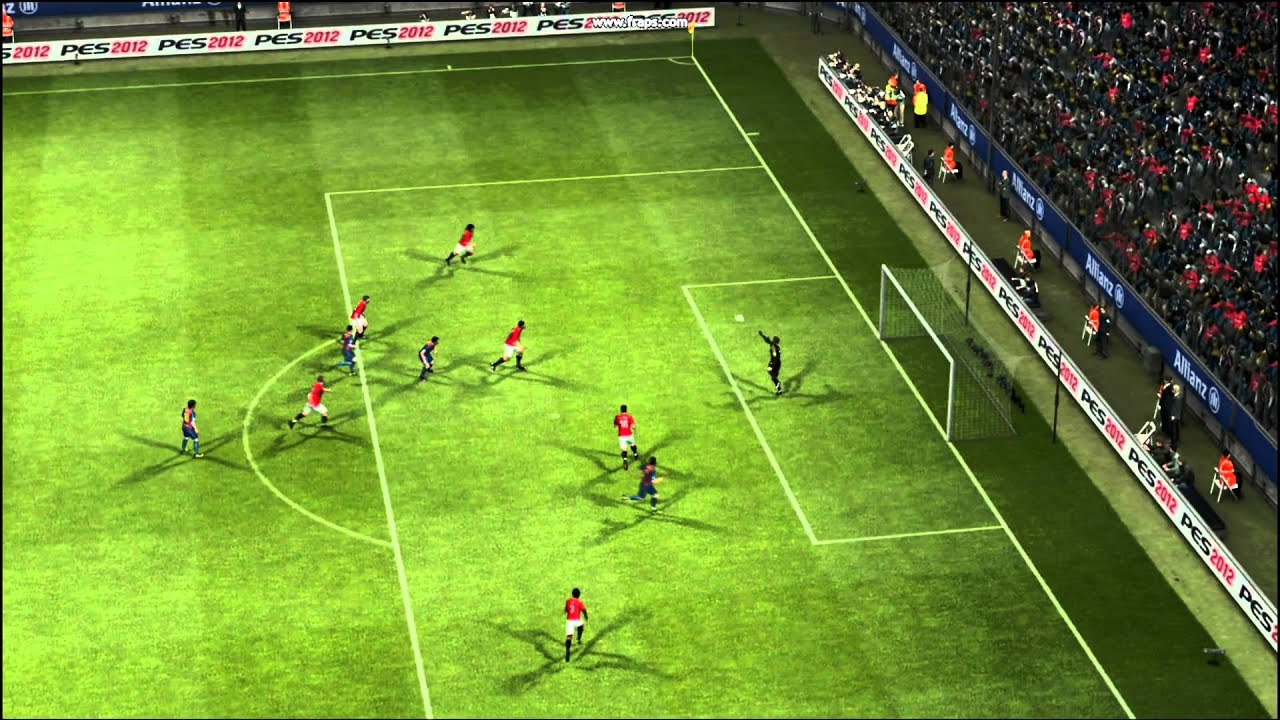 PES 2012 - Messi Finesse Shot - YouTube