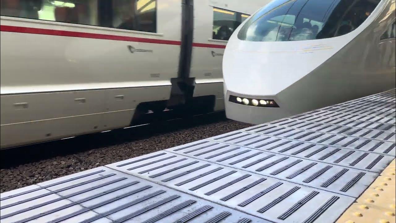 【50002編成ラストラン！VSE同士最後の並走】ロマンスカー VSE 50002×10. 50001×10 団体臨時列車 和泉多摩川駅で同時通過！ - YouTube