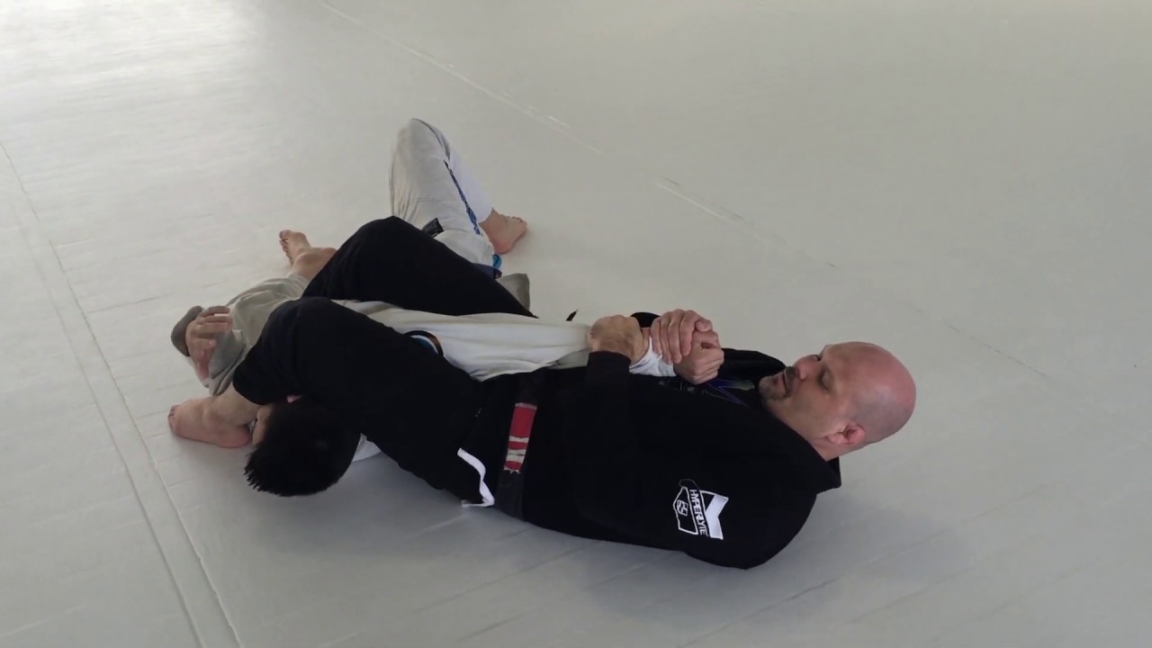 Omoplata Stretch Sweep - Armbar - YouTube
