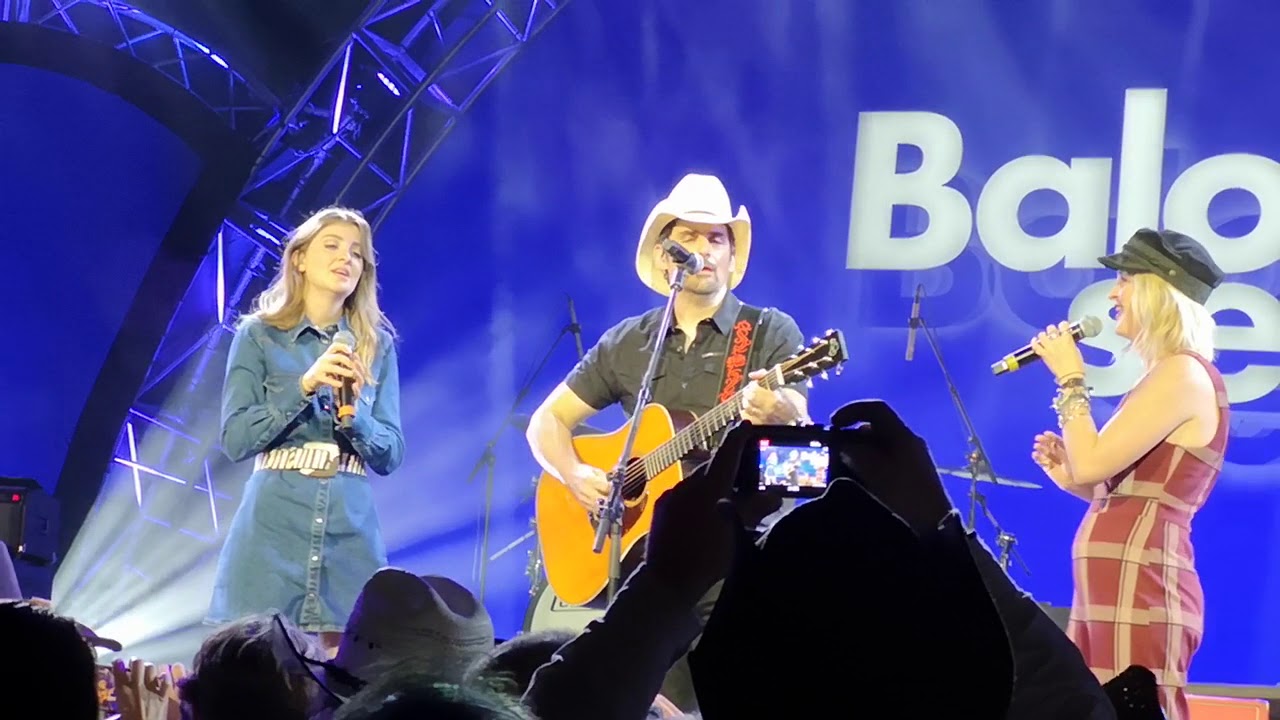 Brad Paisley & Ward Thomas Duet - Basel, 15.10.19 - YouTube