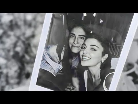 HANDE ERCEL AND HAKAN SAPANCI WITH THEIR FRIENDS #handeerçel # ...