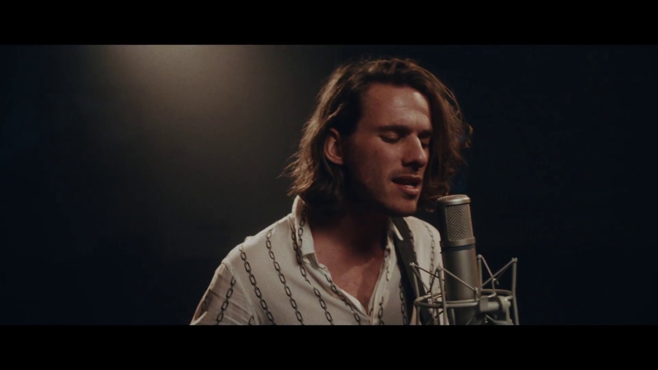 Kiddo - Dancing On Your Own - (Live @ JJ Studios) - YouTube