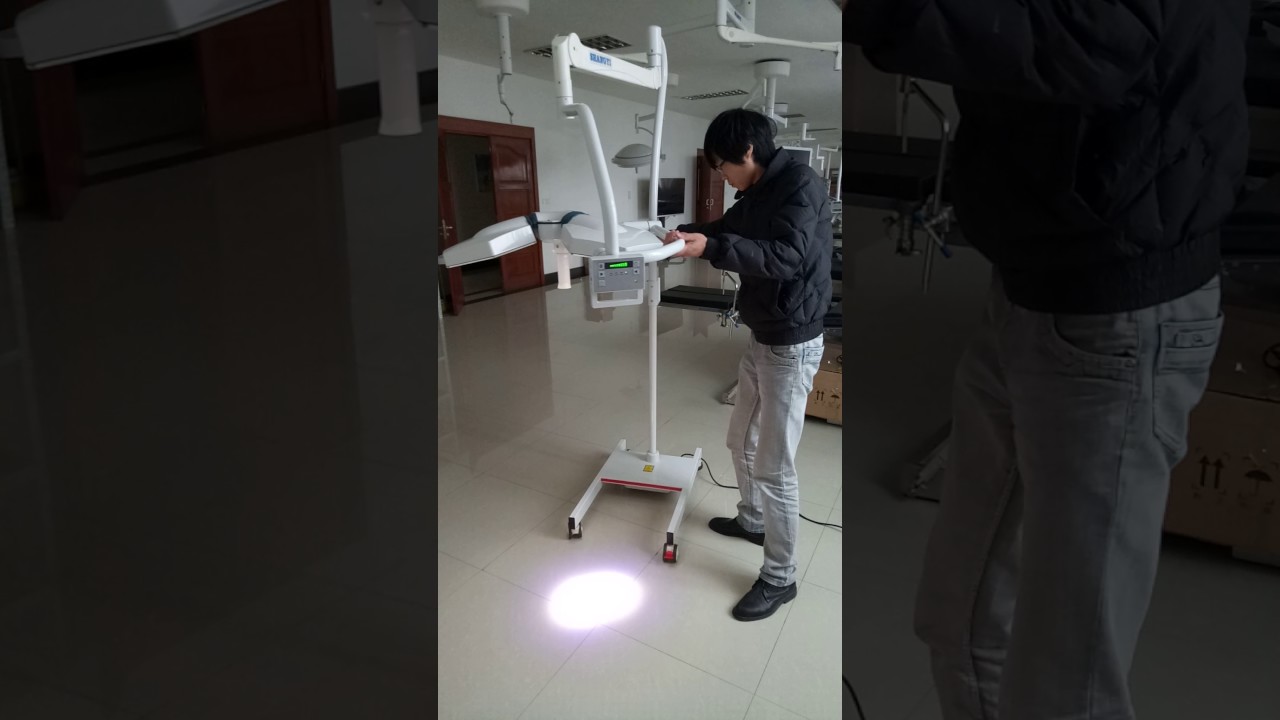 SY01 LED3A mobile LED Operating Light - YouTube