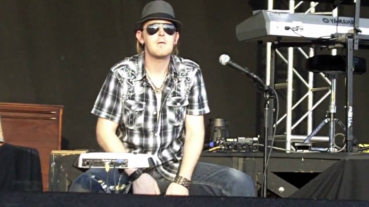 Mike Bennett- Cajon/Electronics Rig Tour- Summer 2010 - YouTube