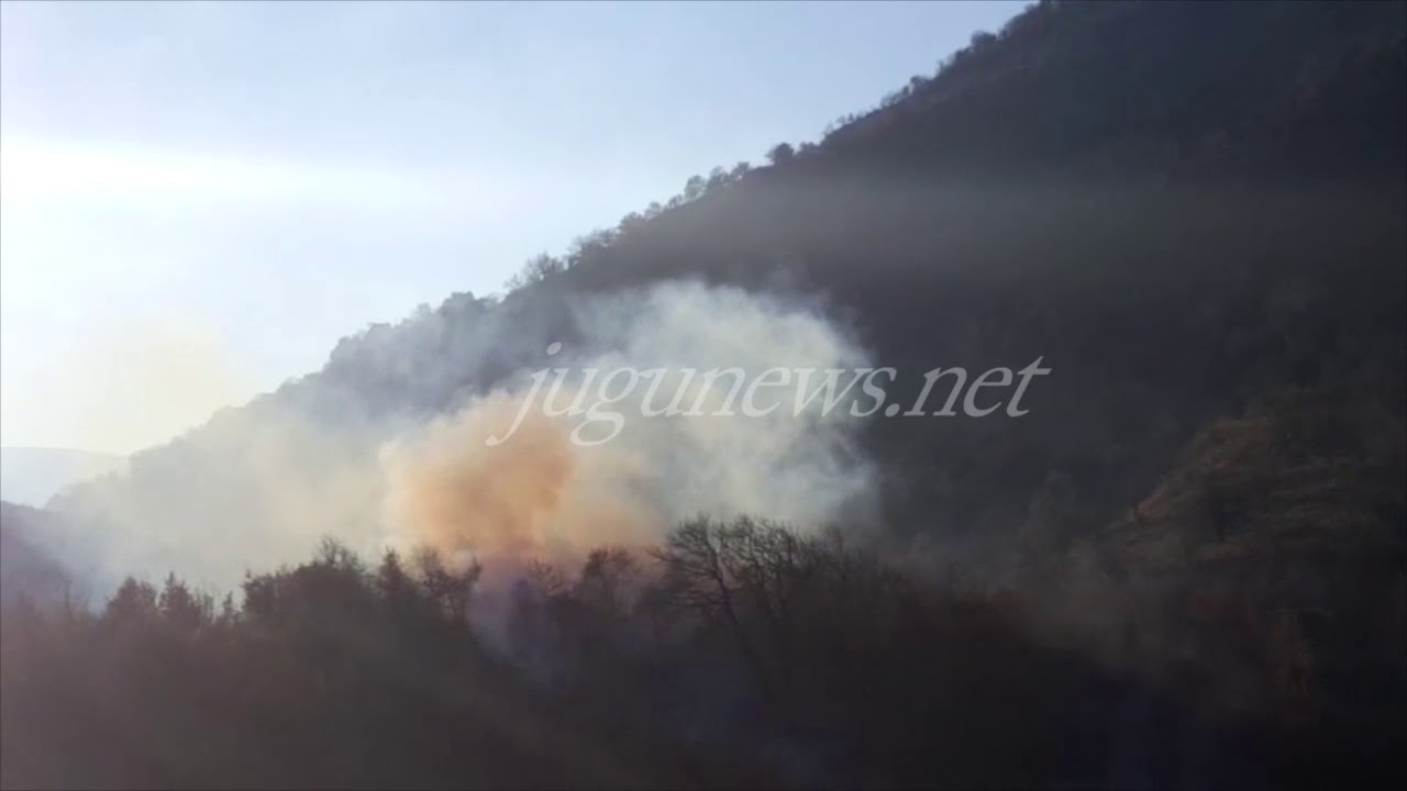 Jugunews, zjarr perballe fshatit Hormove - YouTube