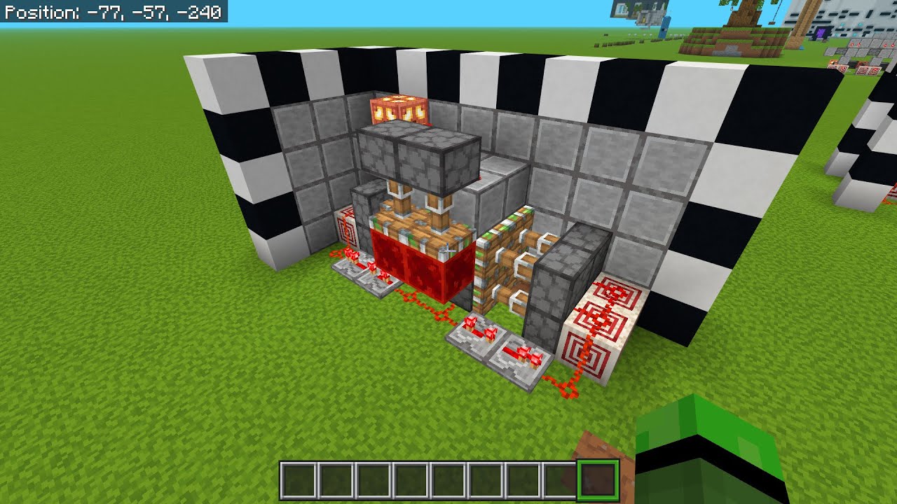 Minecraft bedrock 2by2 hidden piston door. - YouTube