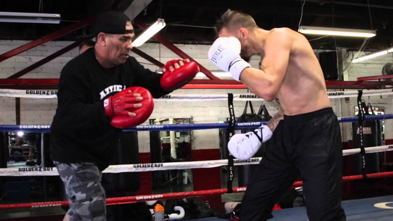 Ivan Redkach getting ready for his fight - YouTube