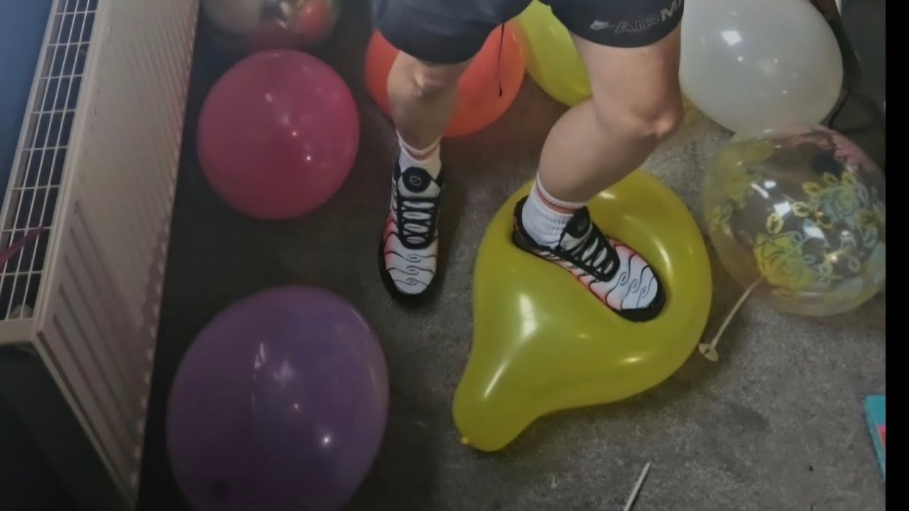 balloon crush and stomp with my size 10s (UK) top view)! - YouTube