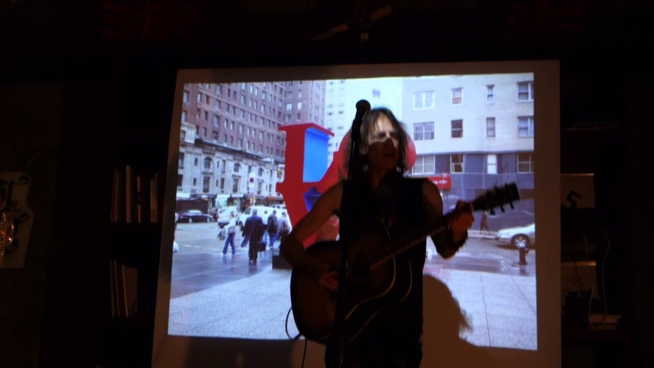 1. Alex Carlin выступил с концертом в теплой компании Типографии - YouTube