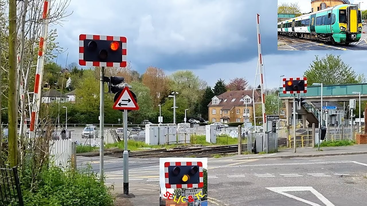 Whyteleafe Level Crossing, Surrey - YouTube