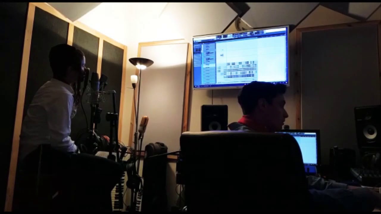 Yoeli dikman recording vocals for the upcoming shloime daskal album ...