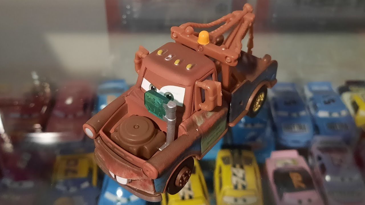 Mattel Disney/Pixar Cars 2 Mater with Spy Glasses (Radiator Springs ...