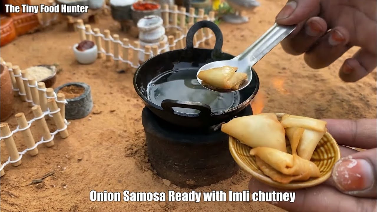 Miniature Onion Samosa || MINI FOOD - ONION SAMOSA || ASMR || The Tiny ...