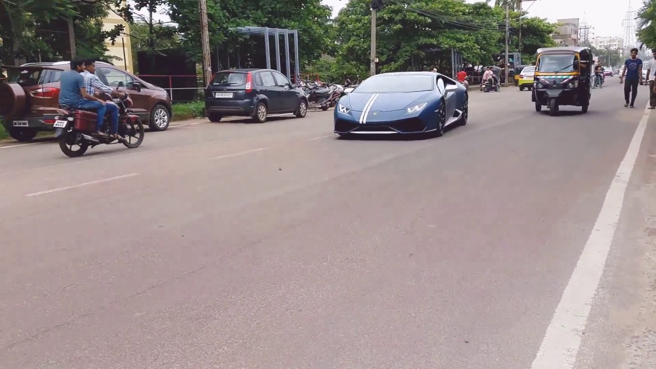 Lamborghini Huracán Coupé in Bhubaneswar at KIIT Road, Patia - YouTube