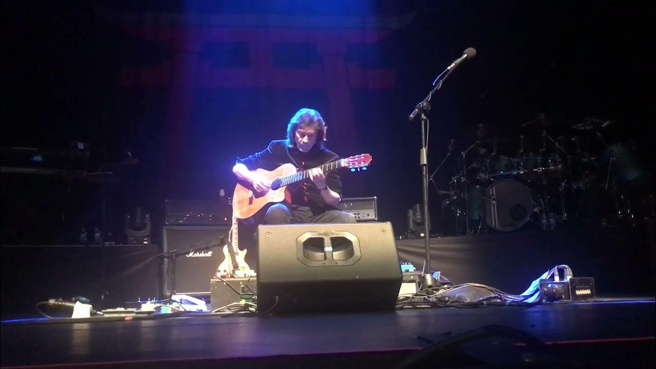 Steve Hackett plays Horizons - YouTube