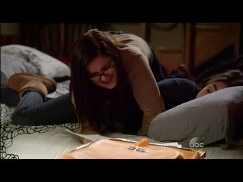 Ariel Winter in bed with Sarah Hyland