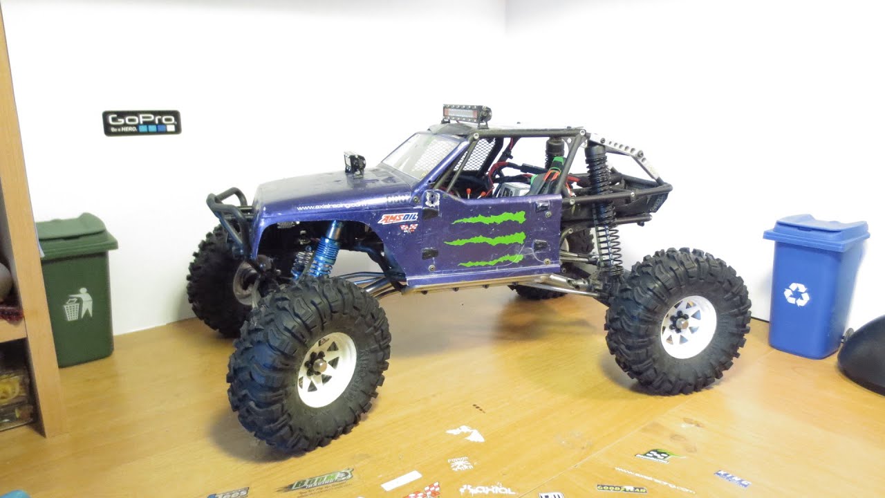 A Quick Look at my Custom Axial Wraith - YouTube