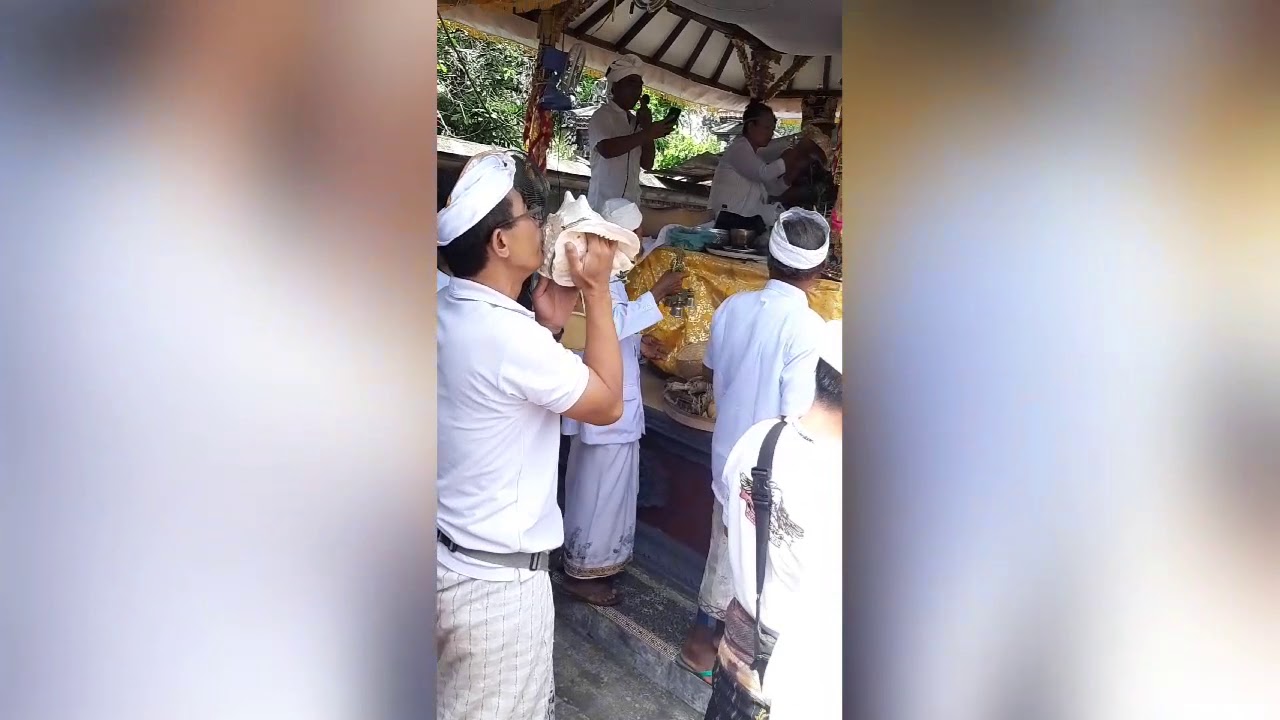vlog prosesi piodalan merajan / Balinese tradition and culture - YouTube