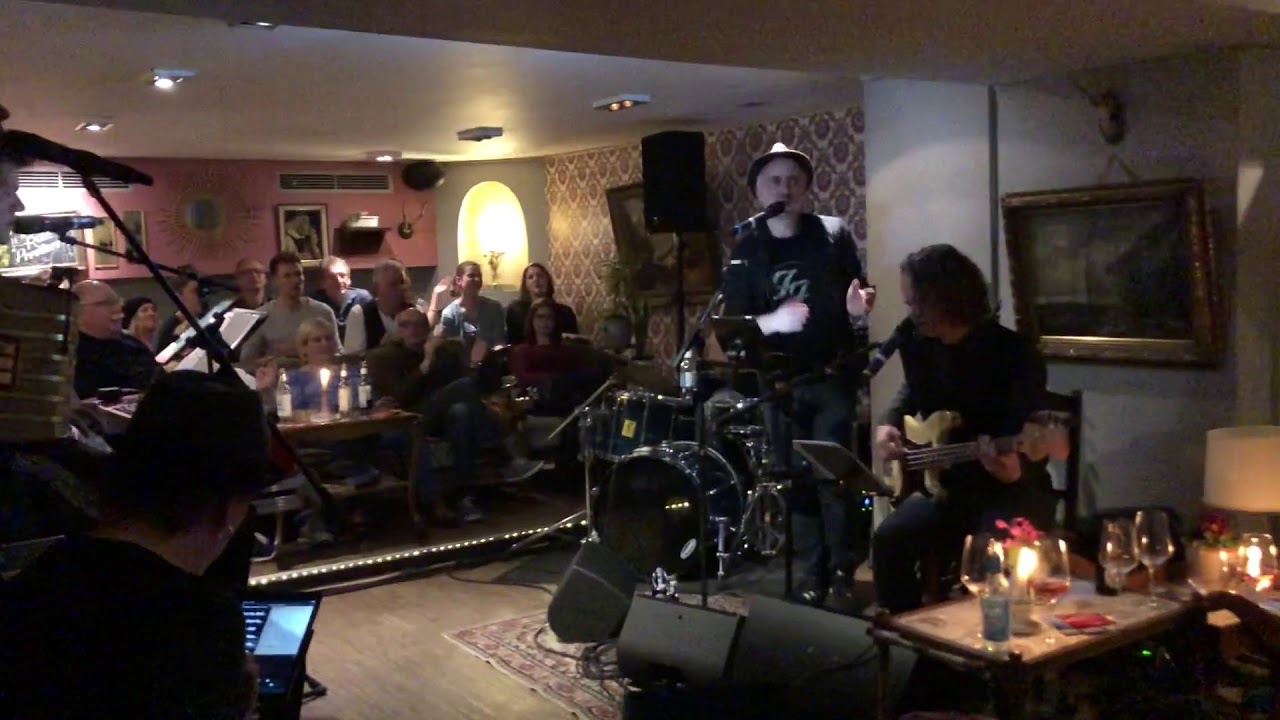 Knittler "Jede Odemzoch" (The Police-Cover "Every breath you take ...