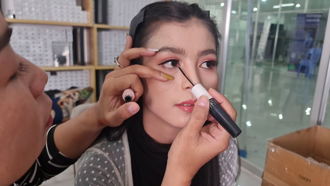 How to Makeup by JeJe at M Magic Media - YouTube