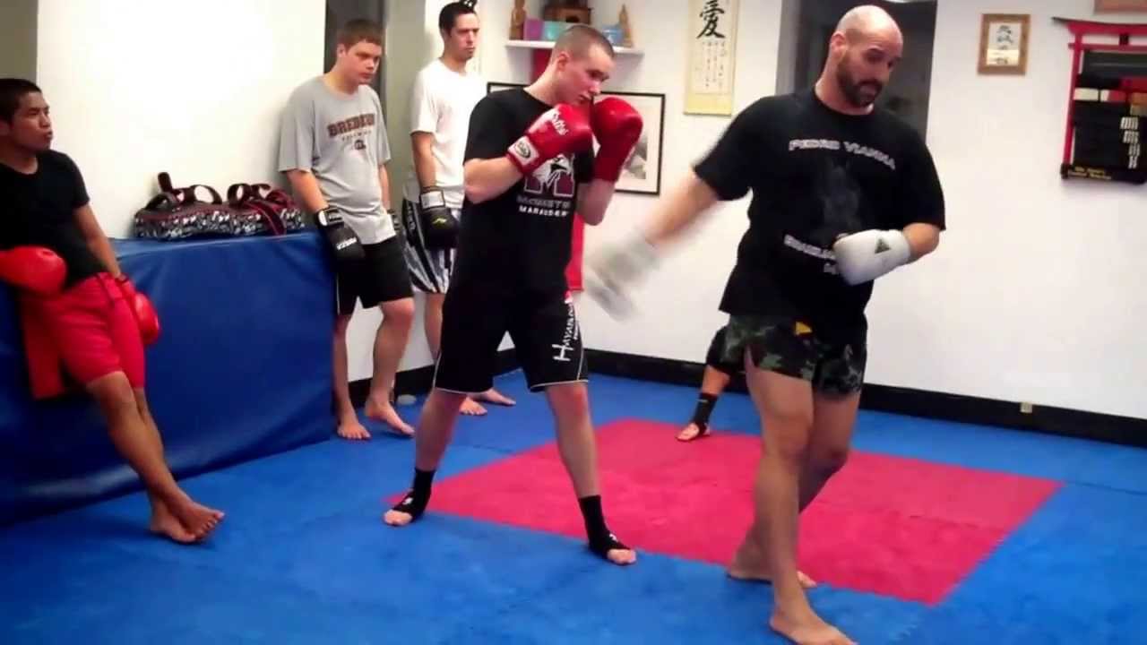 Tutorial on the Muay Thai Spinning Back Fist - Hammer Fist - YouTube