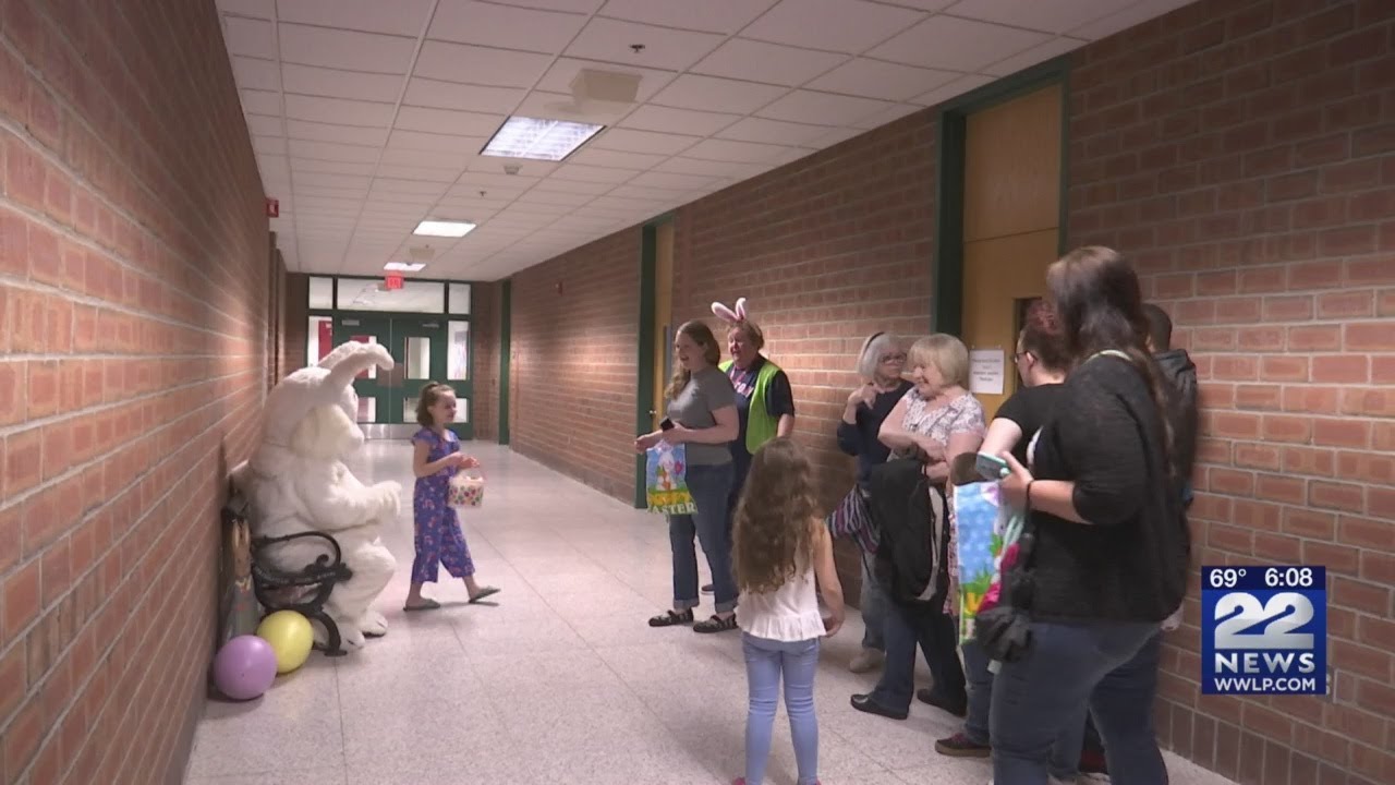 Wet weather didn't stop West Springfield annual Easter egg hunt - YouTube