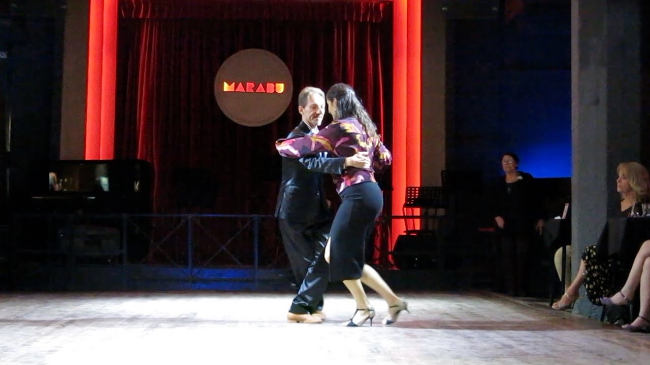 Marcelo Solis & Mimi dance “Viborita” | Argentine Tango | Salón Marabú ...