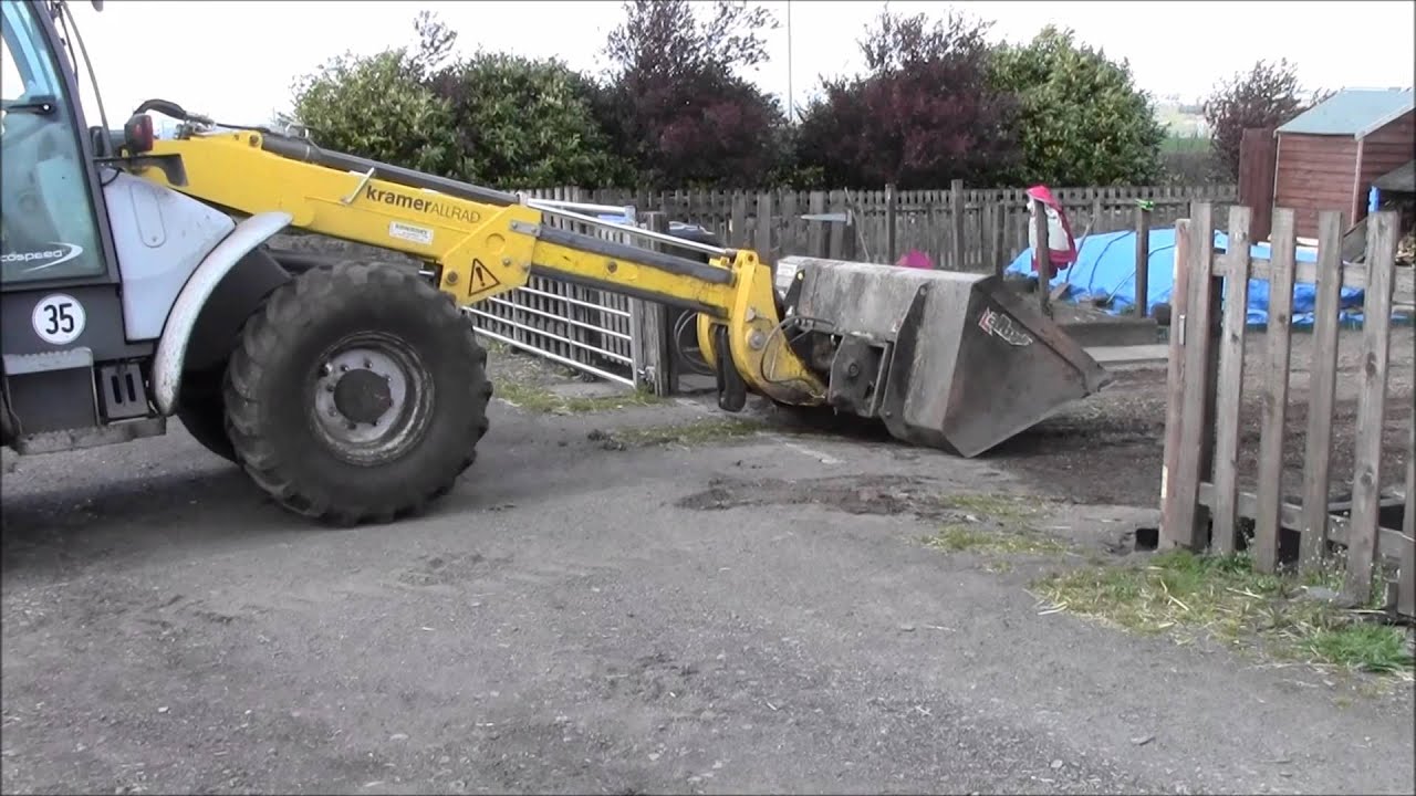 Kramer Allrad Telehandler on Gardening duty - YouTube