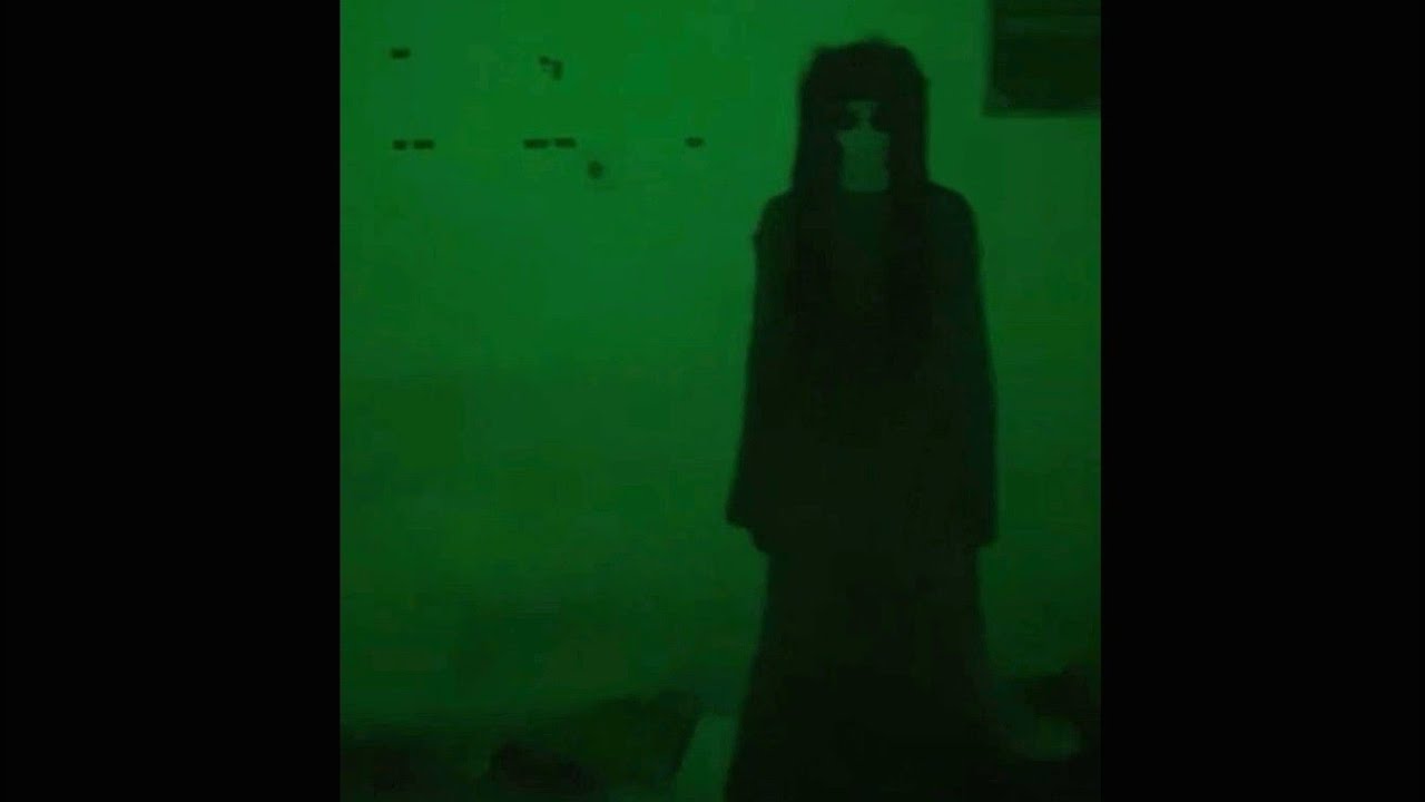 Di teror hantu kuntilanak asli di ruangan angker klinik terbengkalai ...