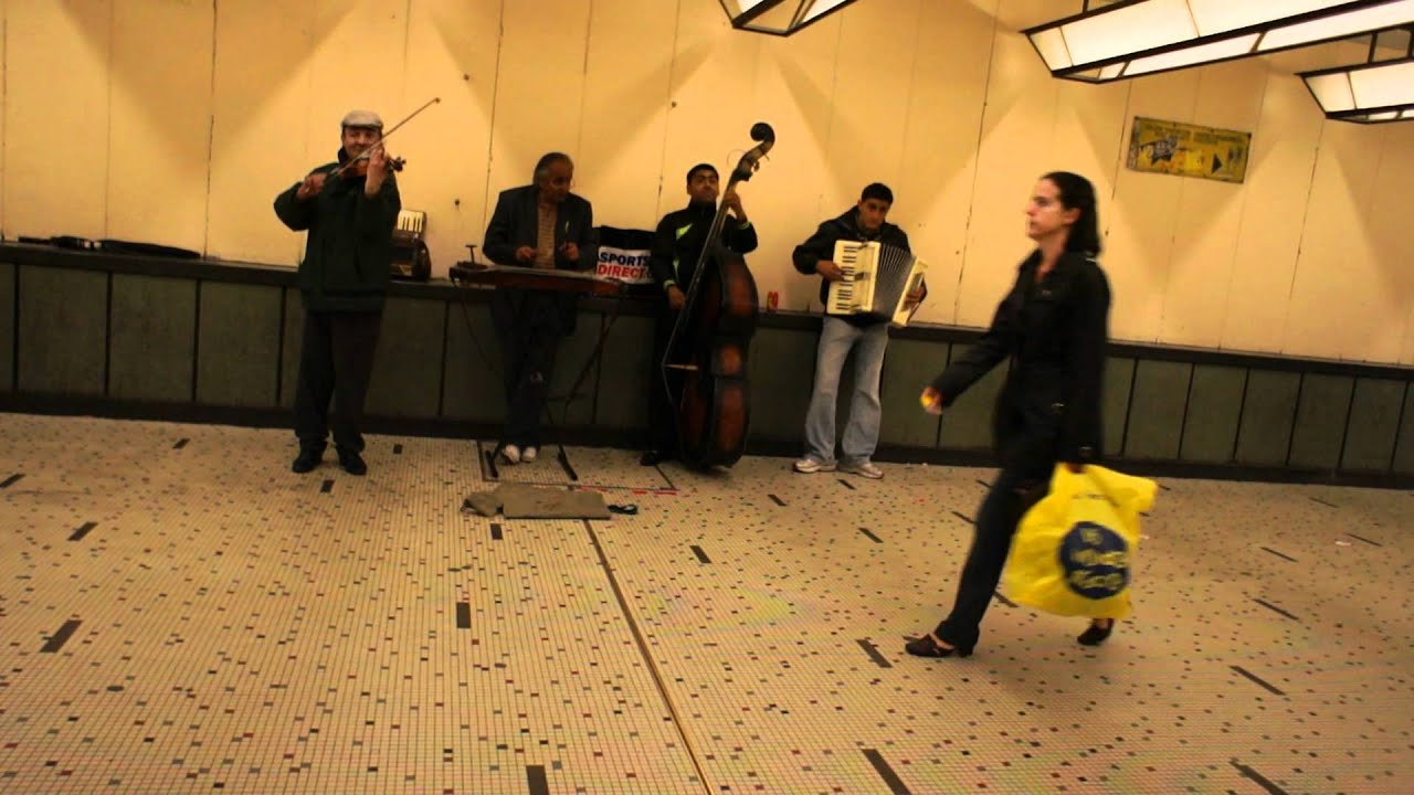 Romanian Gypsy Music : Lăutări la Bruxelles - Taraf românesc în metroul ...