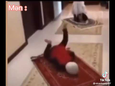 Namaz Qılan oğlanlar (Dalga Geçilmemişdir)